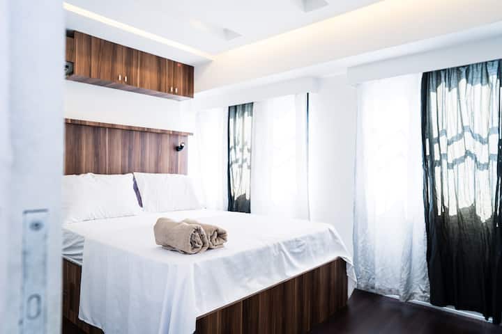 Sophiya's Place Malate 1 : Spacious 109sqm - Metro Manila