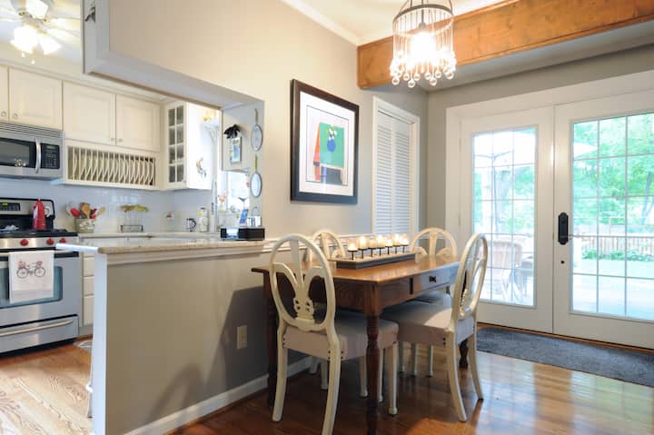 Private Room In Charming Home - Birmingham, MI