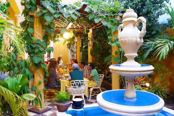 Group Accommodation In Hostal D' Cordero - Cuba