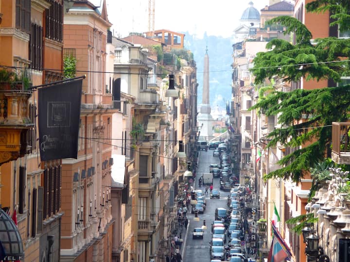 2-level Next To Spanish Steps - Roma