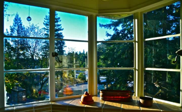 Home Away From Home In Montclair - Oakland, CA