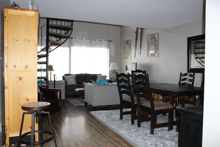 Modern Mountain Get-a-way - Walk To Lifts! - Copper Mountain, CO