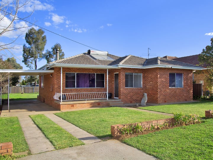 Tamworth Quality House - Clean - Tamworth
