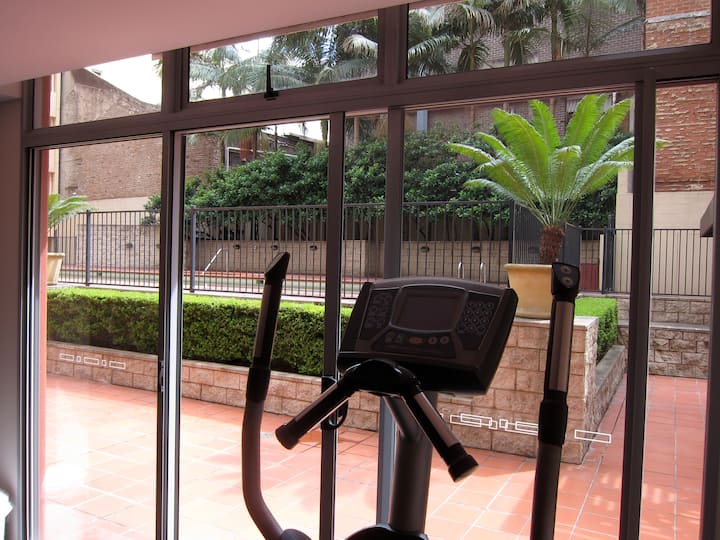 Oxford St Apartment W/ Gym Spa Pool - Randwick