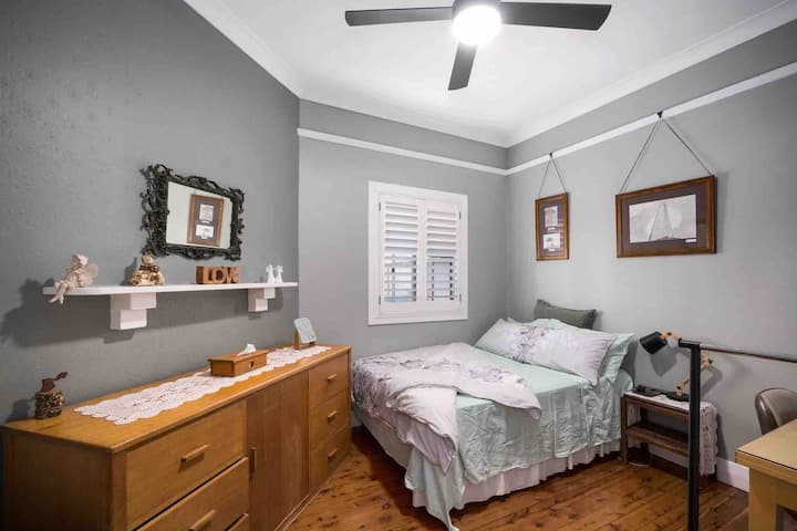 Delightful,warm,quiet,friendly Home - Newcastle