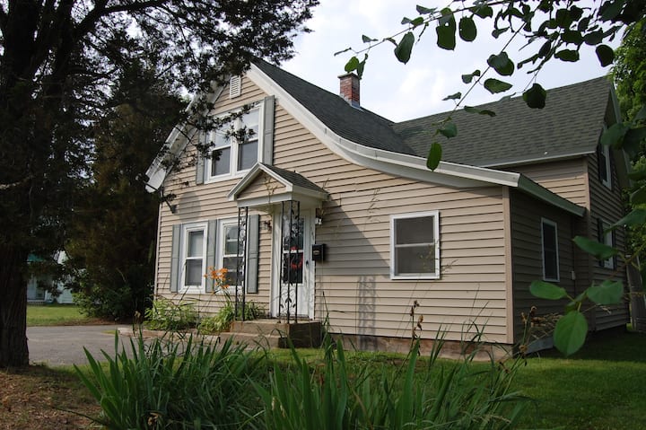 New England Bungalow Escape Littleton - Littleton, NH