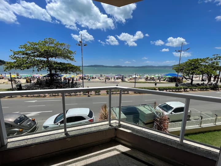 Apto Frente Mar Em Itapema Conforto E Sofisticação - Itapema