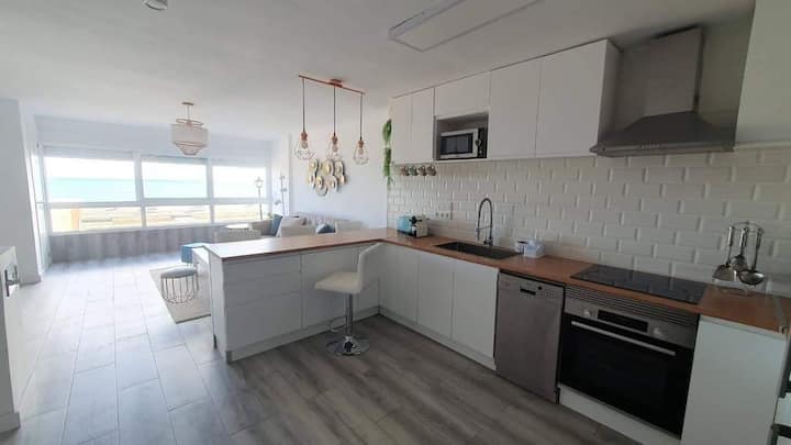 Espectacular Piso Luminoso Y Cómodo En 2da Línea! - Alicante