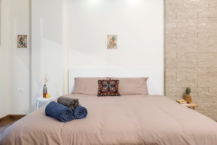 Your Quiet Home In Gemmayzeh Excellent Location - Beirut