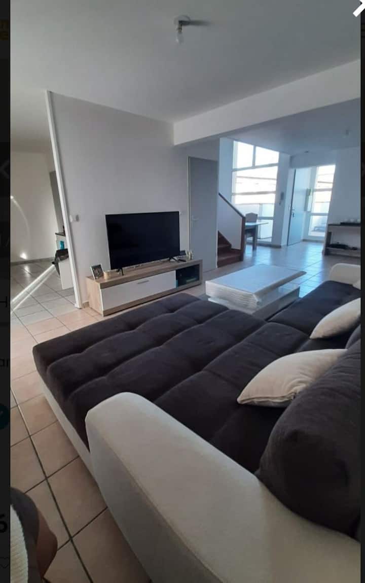 Duplex Spacieux Avec Terrasse & Streaming Premium - Amiens