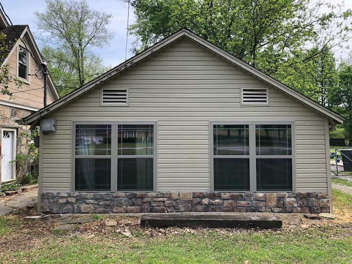 Private Guest House - Fort Smith, AR