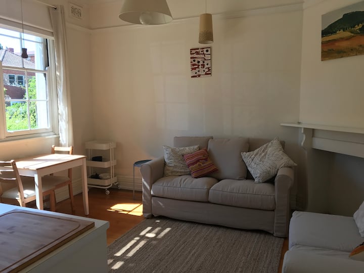 Sunny Whole Apartment, Own Entrance, Near Beach. - Bondi Beach