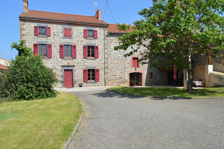Ferme Rénovée Avec Piscine - Brioude