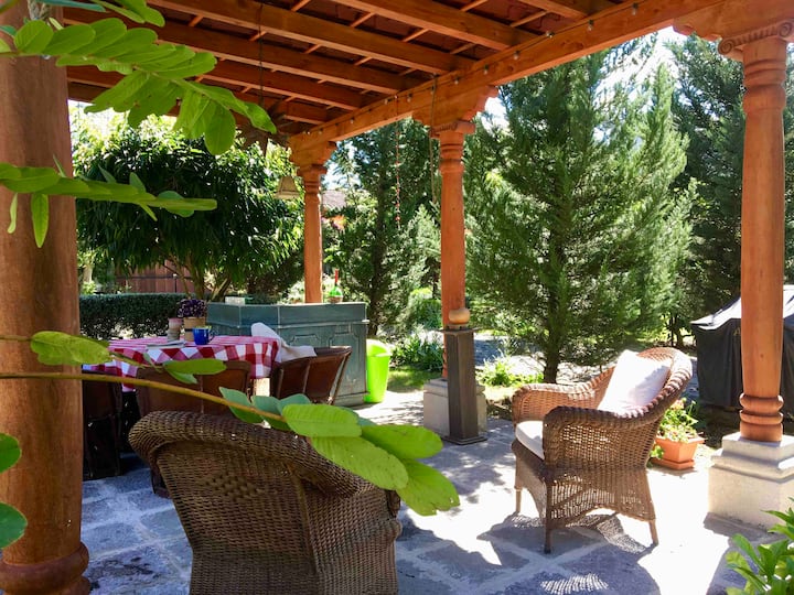 Cozy Apartment With A Beautiful Garden - Sacatepéquez