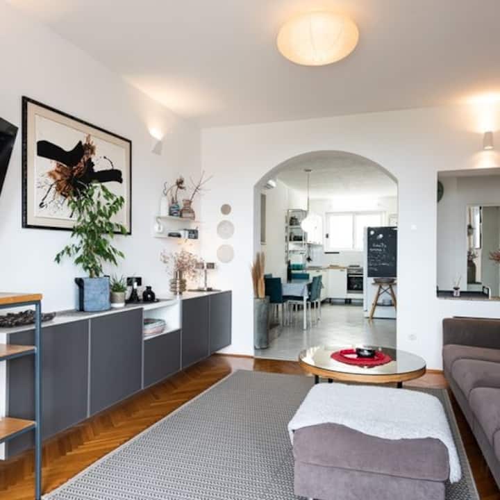 Spacious Sea-facing Apartment 150m From The Beach - Baška Voda