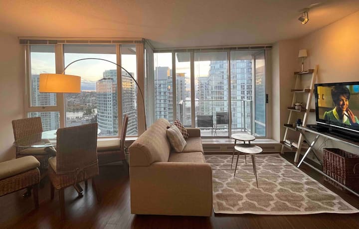 Great View Downtown Vancouver - 2br+den+parking - Vancouver