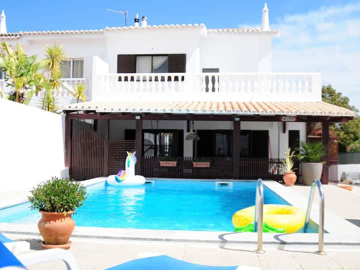Beautiful Villa With A Swimming Pool - Praia da Luz