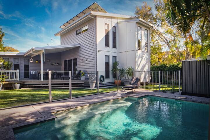 River Precinct Home - Tewantin