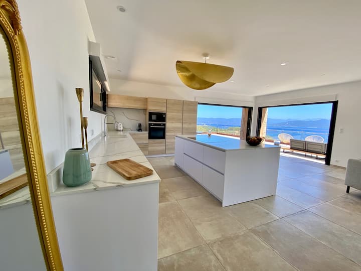 Somptueuse Villa D'architecte Avec Vue Mer - Belvédère-Campomoro