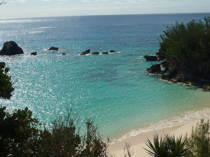 Location! Location! At Cross Bay Private Estate - Bermuda