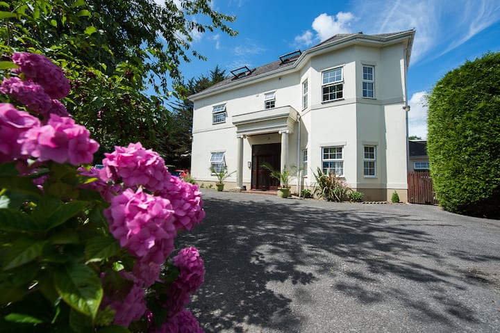 Large 2 Bed Flat Sleep 2-6 Nr Town/beach - Poole