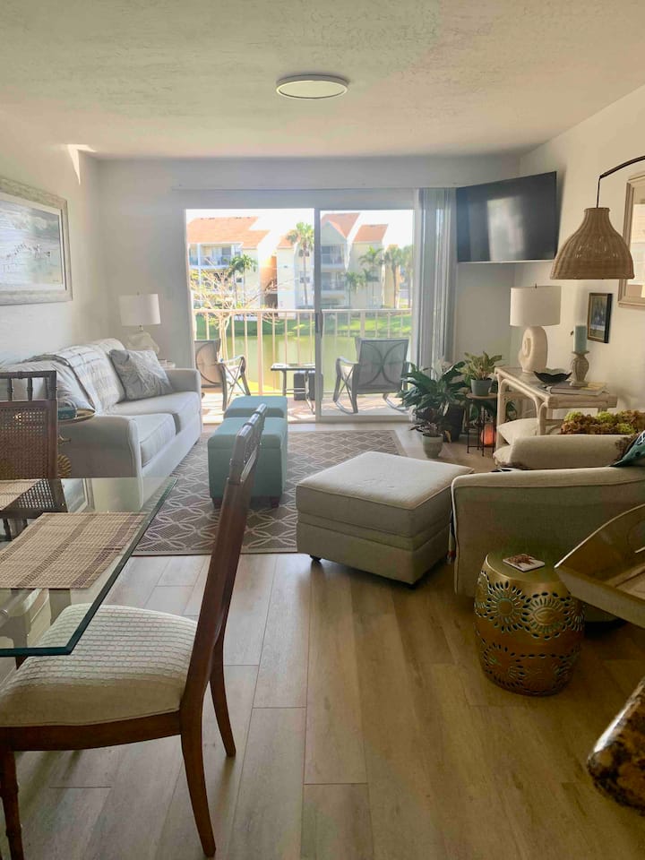 White Pelican At The Beach Club - Melbourne Beach, FL