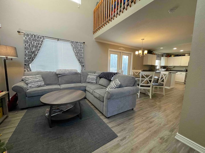 Furnished Home In East Highlands Ranch - Highlands Ranch, CO