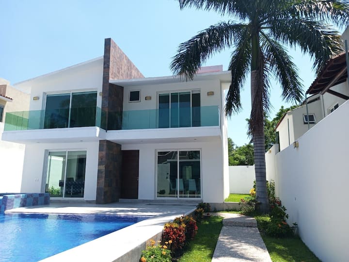 Casa Moderna - Ixtapa Zihuatanejo