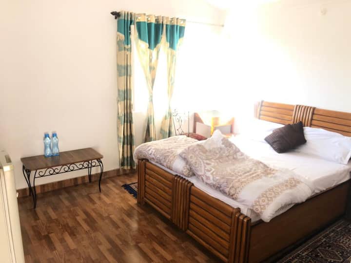 White House In Nainital - Lake View - Bhimtal