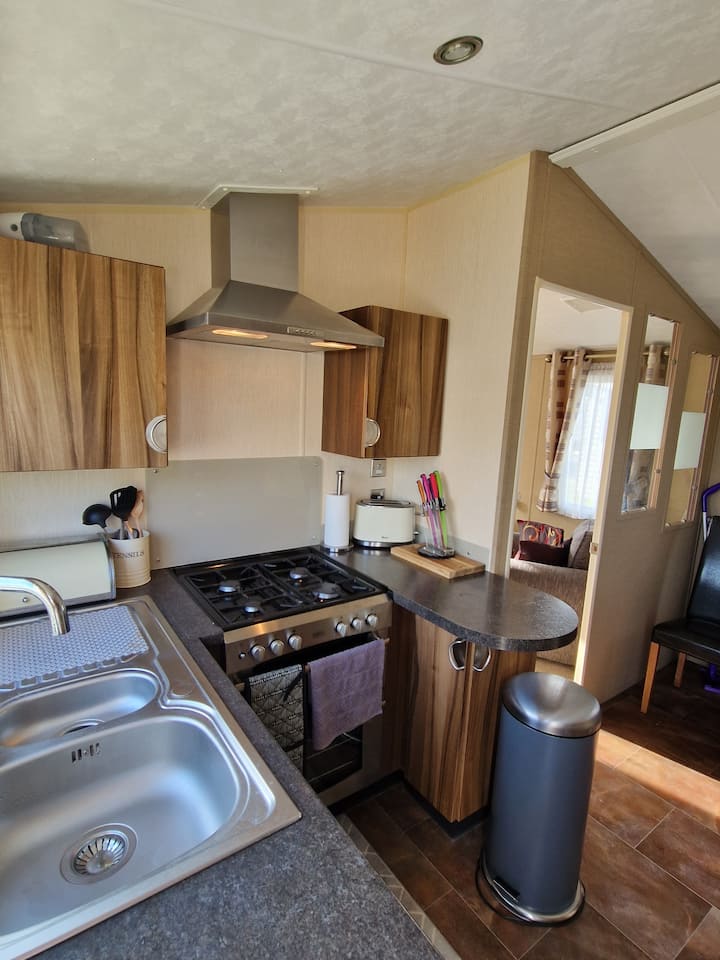 Highfield Grange 3 Bed Homely Caravan With Drive - Clacton-on-Sea