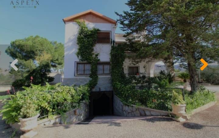 Country Home Getaway - Novelda