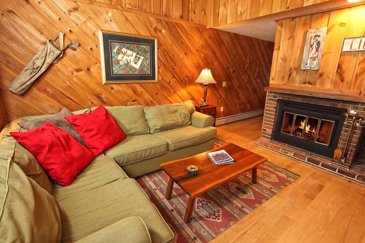 Cozy Townhome By Mt Snow With Ski Home Trail - Mount Snow, VT