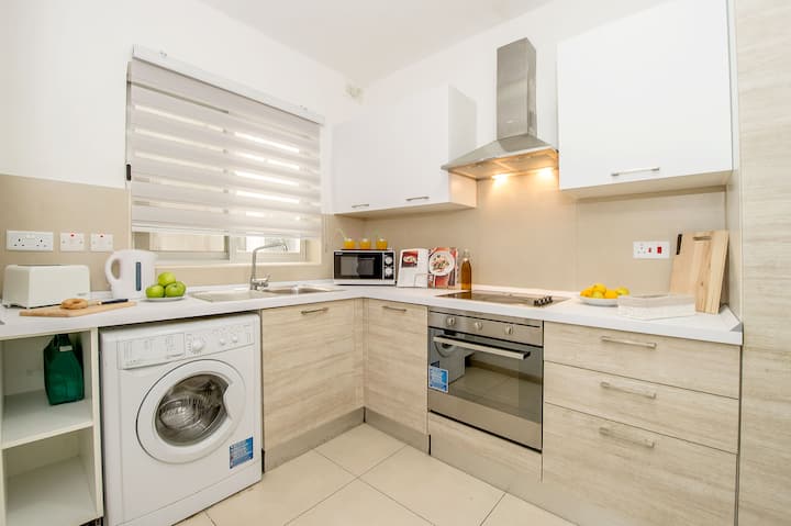 Sliema Central Apt.n 6 - Sleeps 10 - La Valette