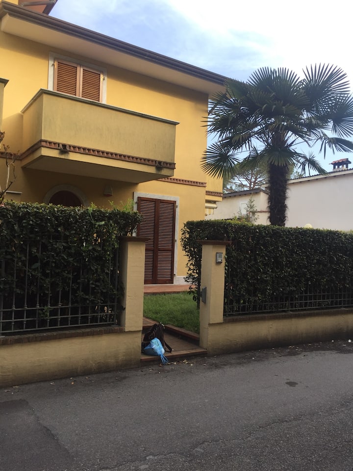 Villettina A 2 Passi Dal Mare - Carrara