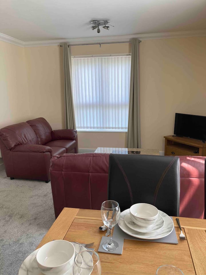 3 Bed Apartment, Close To Walls With Free Parking - York