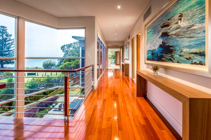 Absolute Beachfront 4 Bed 4 Bath House - Busselton