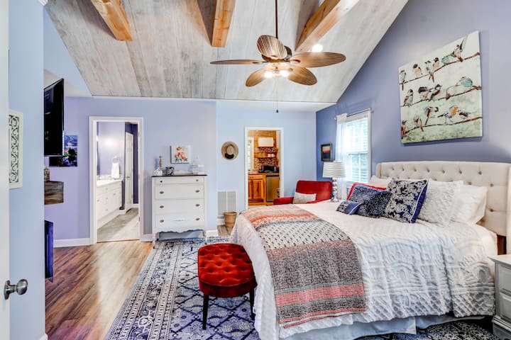 *River Park Cottage*~charming, Quaint & Private - Greer, SC