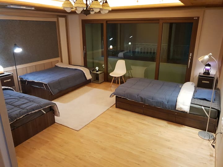 경주 감성 숙소/에어컨/C룸/황리단길/야시장/무료주차/무료와이파이/free Laundry - Gyeongju-si