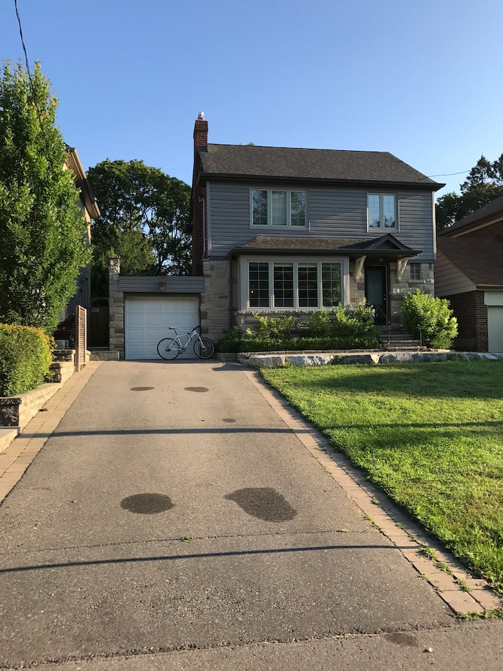Gorgeous And Private 4 Bed, 2 Bath West End Home - Toronto
