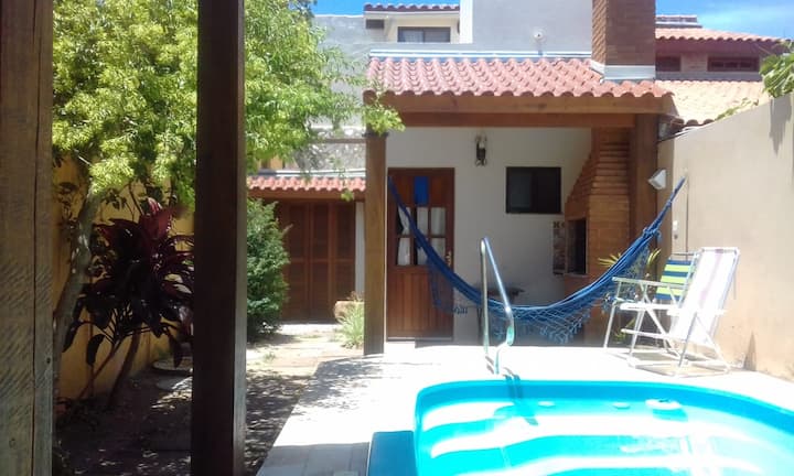 Casa Com Churrasqueira/piscina - Praia Do Laranjal - Pelotas