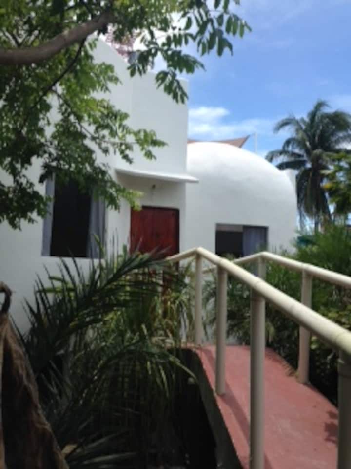 Apart. Flor 3  Air Conditioning One Block From Sea - Puerto Morelos