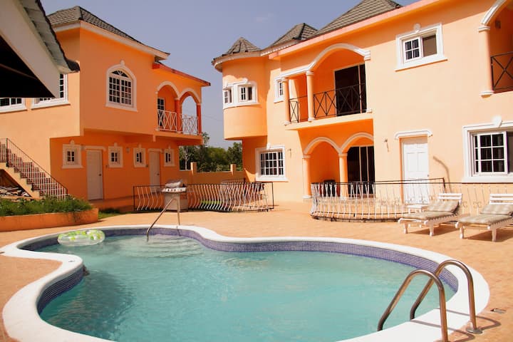 Le Chateau Villa Beaux Paradis Apt - Cave