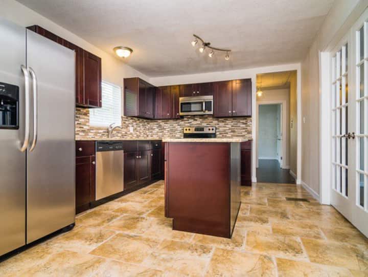 Beautiful Mid-century Boutique Style Home - Aéroport de Tampa (TPA)