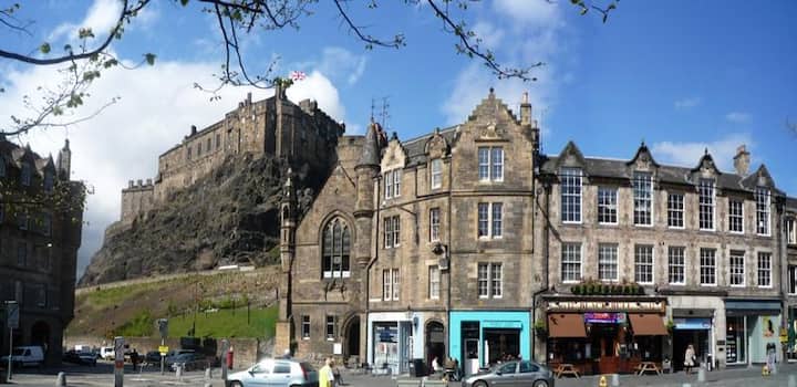 Grassmarket Budget Ground Floor Apartment - Edinburgh