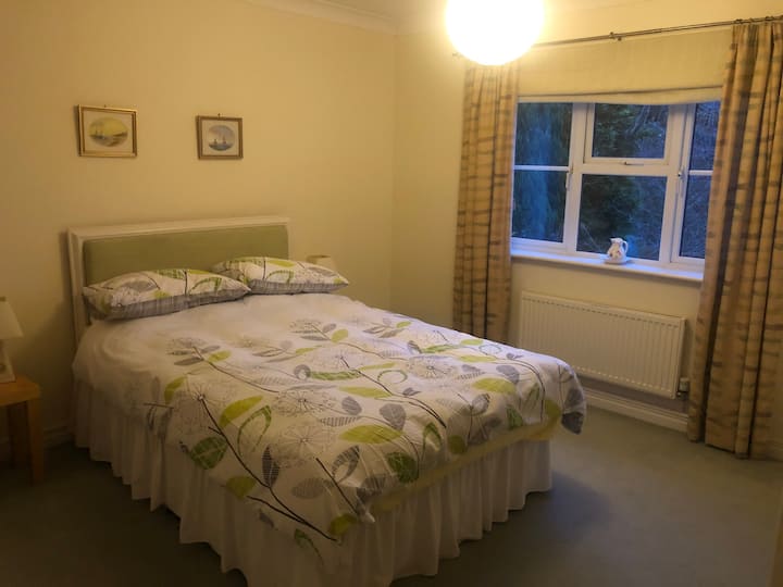 Cherry Trees, Green Room - Telford