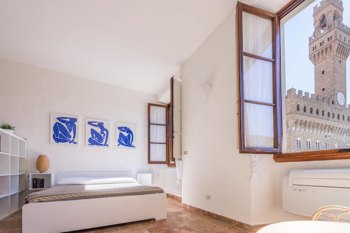 Love House - Piazza Signoria - Florence