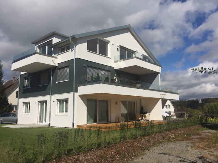 Traumhaft Ruhiges Und  Neuwertiges  Appartement - Meersburg