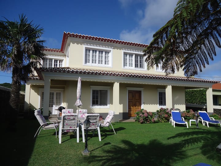 Charming Rustic House - Azory