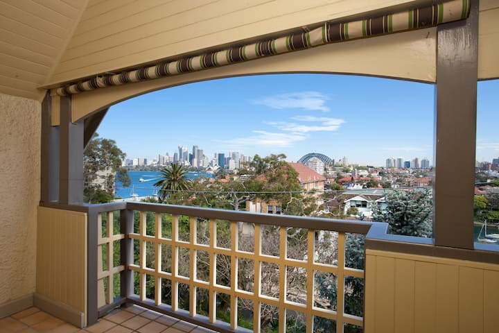 Large Sydney Harbour Side Family House - Mosman