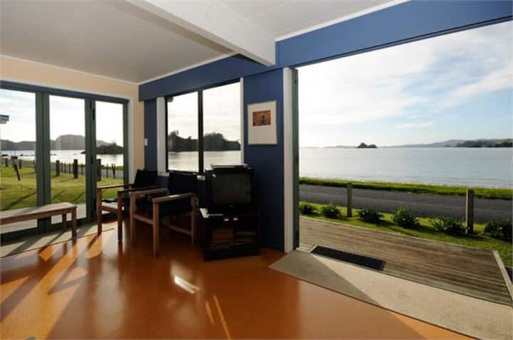 Oakura Beachfront, 8 Kayaks, Su Paddleboard, Wifi, Gas Fire Pit - Bay Of Islands